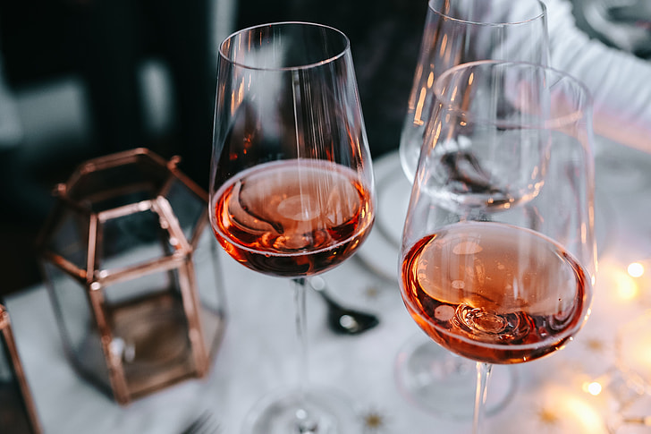 Vin roze. Nuante, gust, temperatura si multe alte informatii esentiale ...