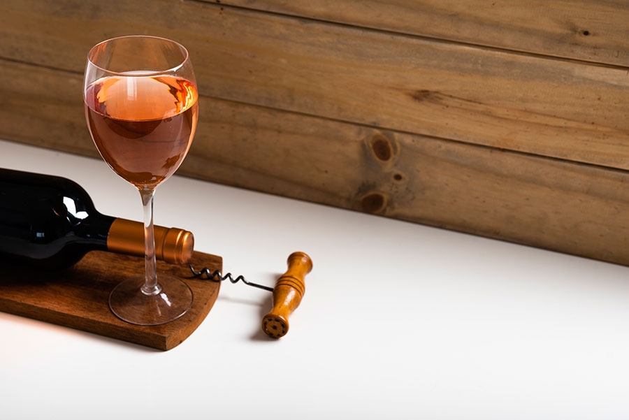 Vin roze. Nuante, gust, temperatura si multe alte informatii esentiale ...